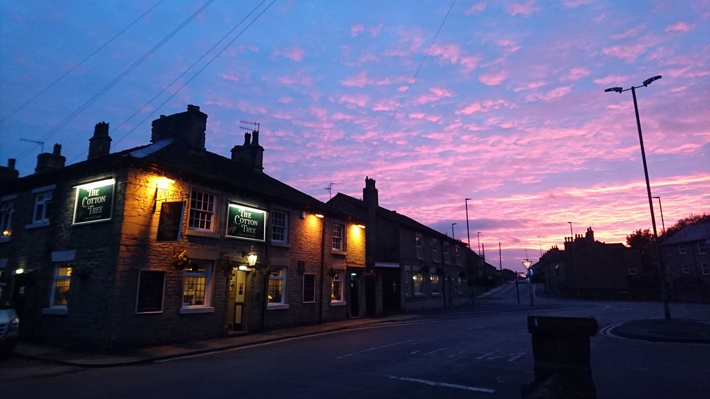 Opening Festivities at the Cotton Tree – Bollington 16th Walking Festival
